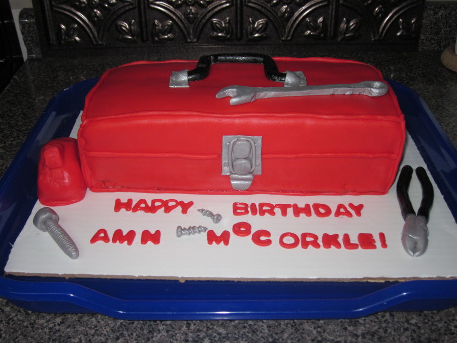 Toolbox Cake - CakeCentral.com