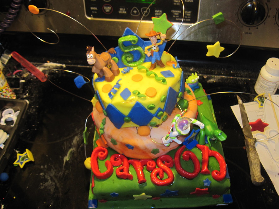 Carson's Toy Story Cake - CakeCentral.com