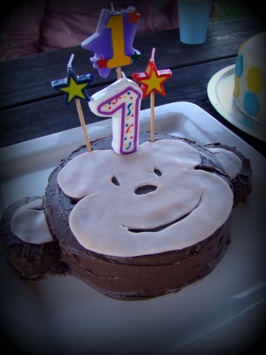 Monkey Smash Cake - CakeCentral.com