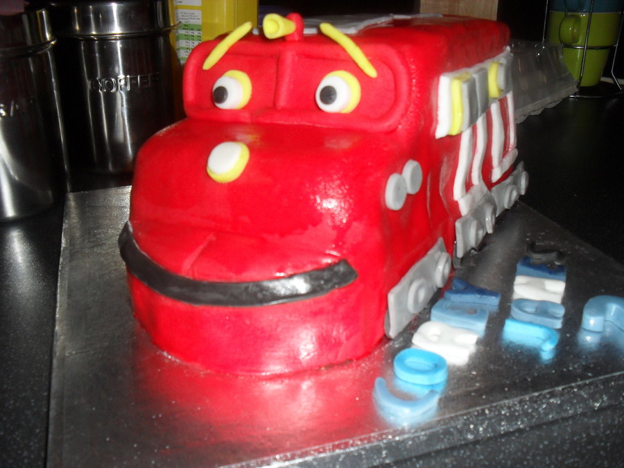 Chuggington Cake - CakeCentral.com