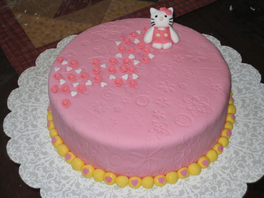 Hello Kitty - CakeCentral.com