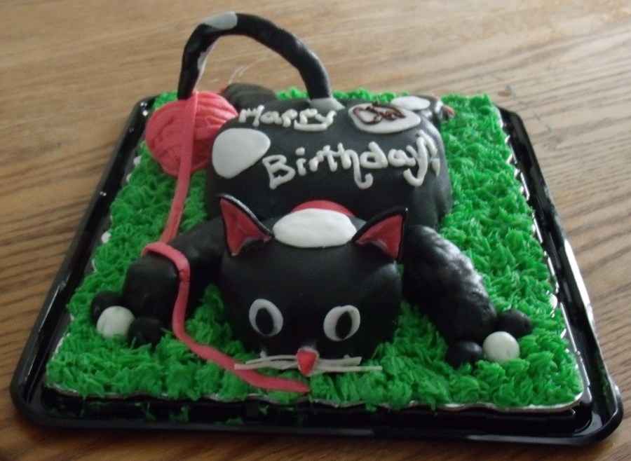 Cat Cake - CakeCentral.com