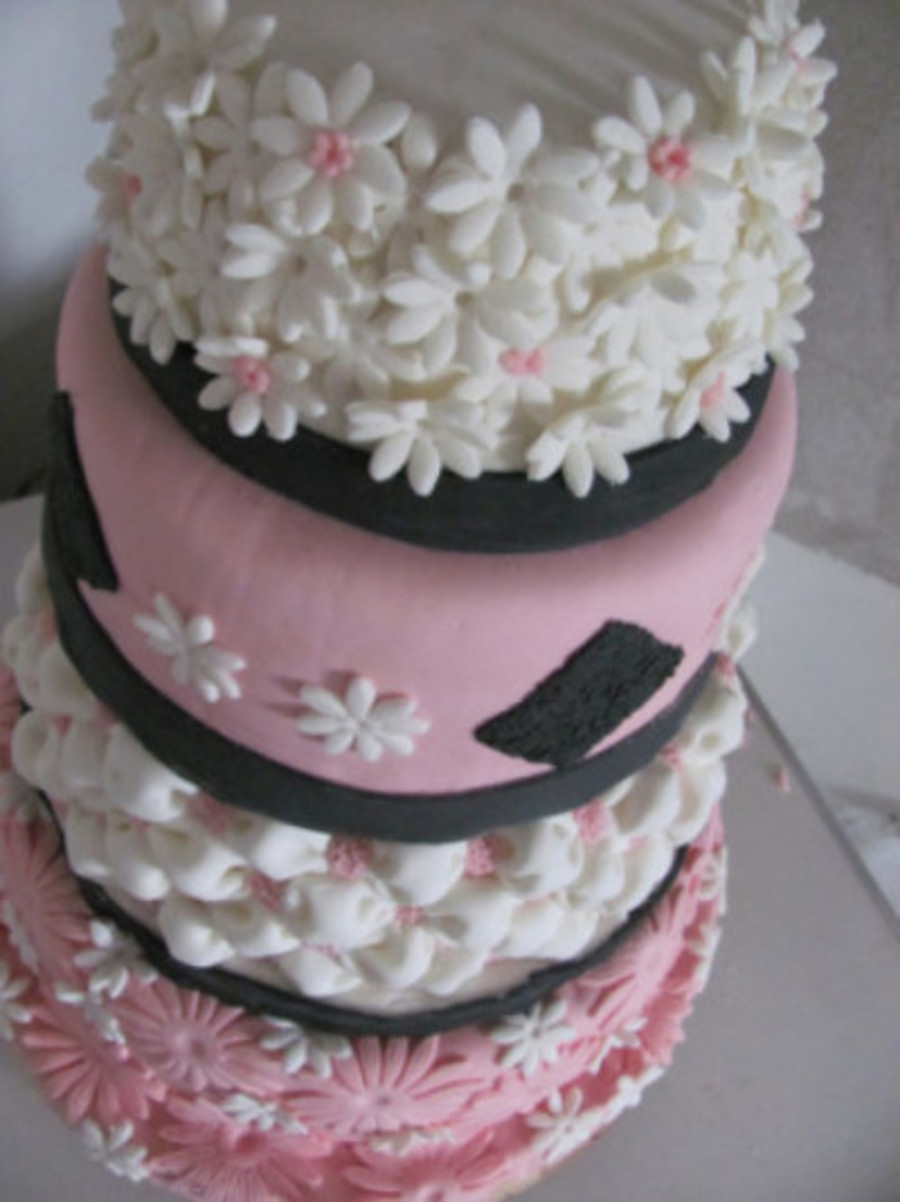 Pink&white Cake - CakeCentral.com