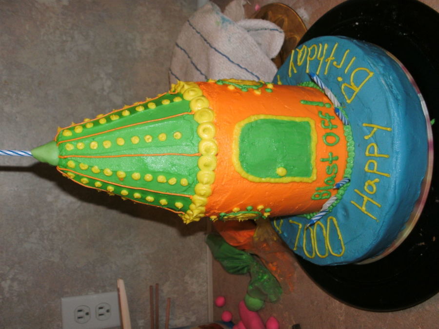 Rocket Cake - CakeCentral.com