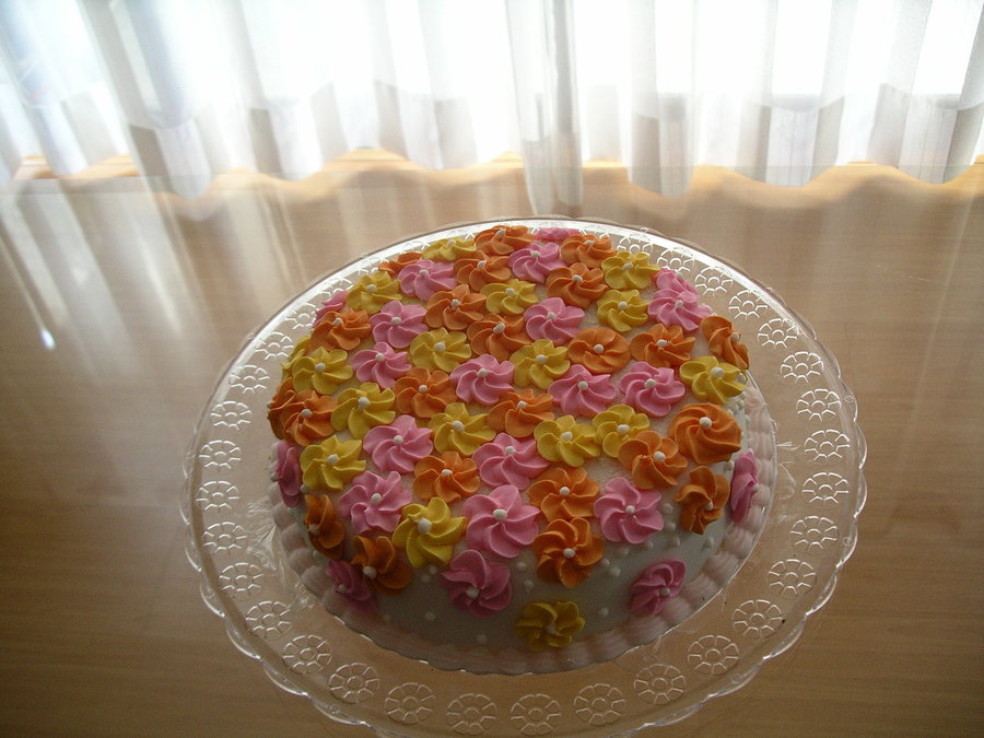 First Cake At Cake Decorating Class - CakeCentral.com