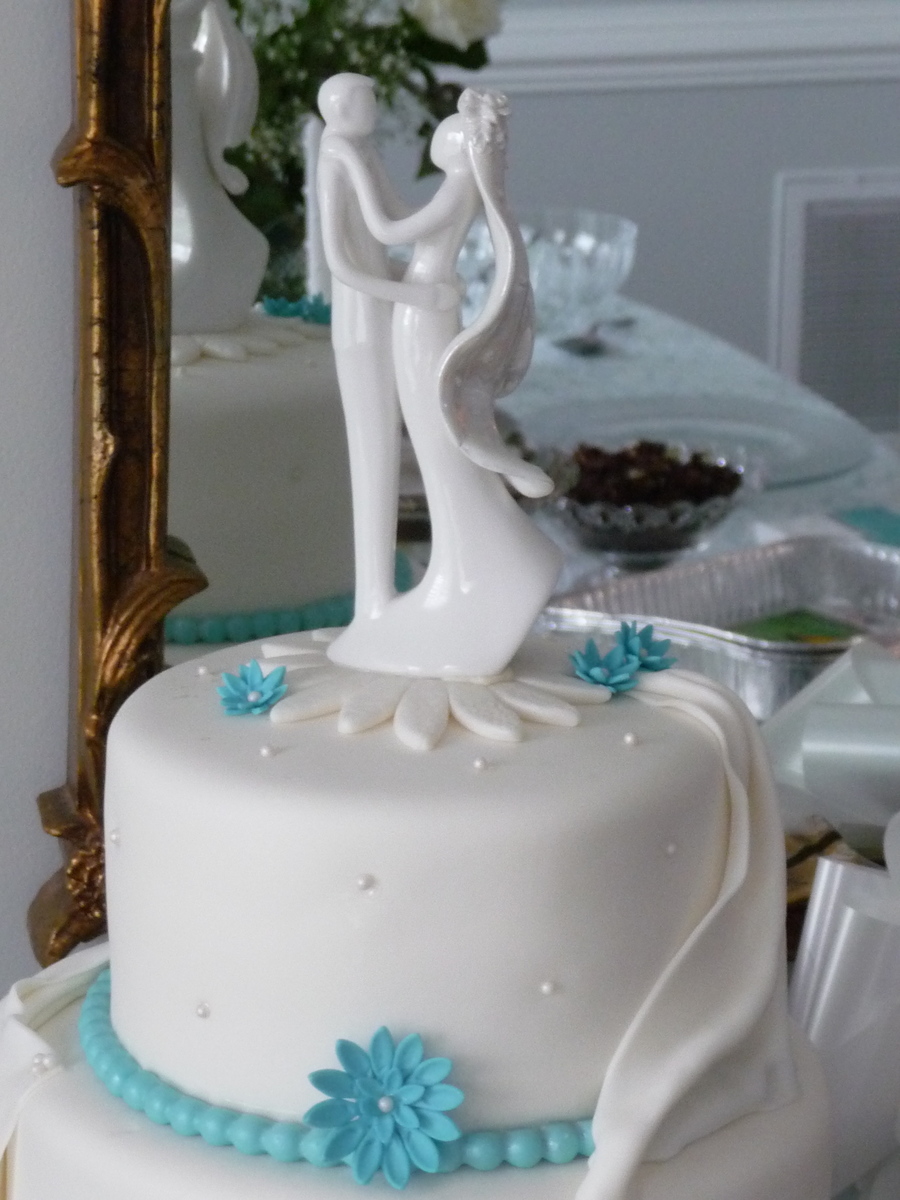 Blue/white Wedding Cake - CakeCentral.com