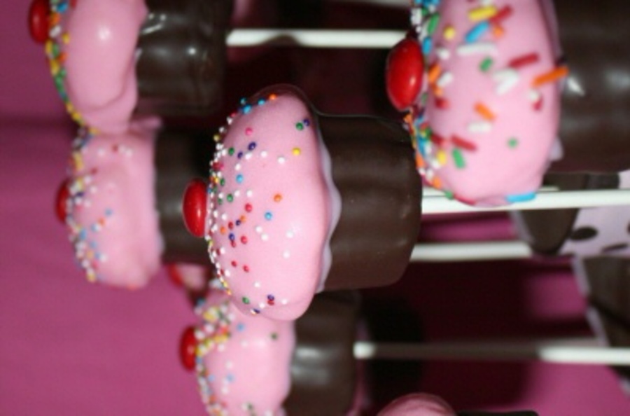Cupcake Pops - CakeCentral.com