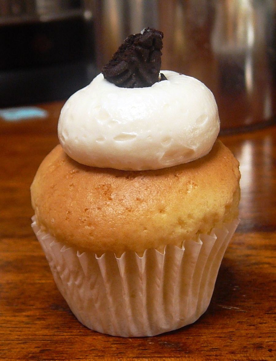 Oreo Cupcake - CakeCentral.com