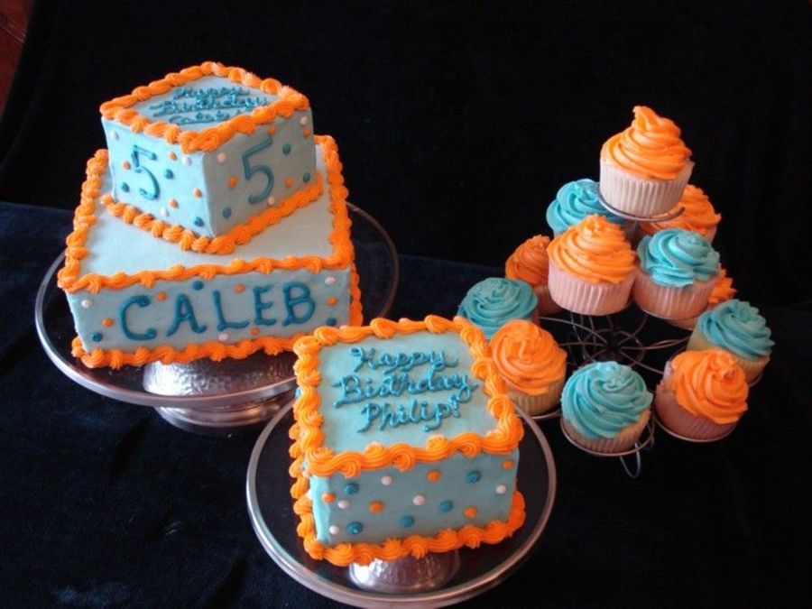 Matching Cakes And Cupcakes - CakeCentral.com