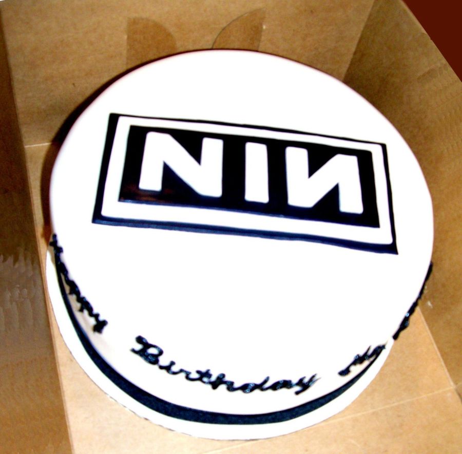 Nin_Cake.jpg - CakeCentral.com