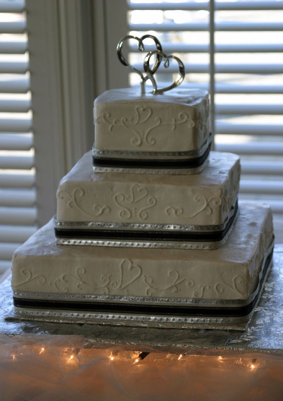 Square Heart Scrollwork - CakeCentral.com