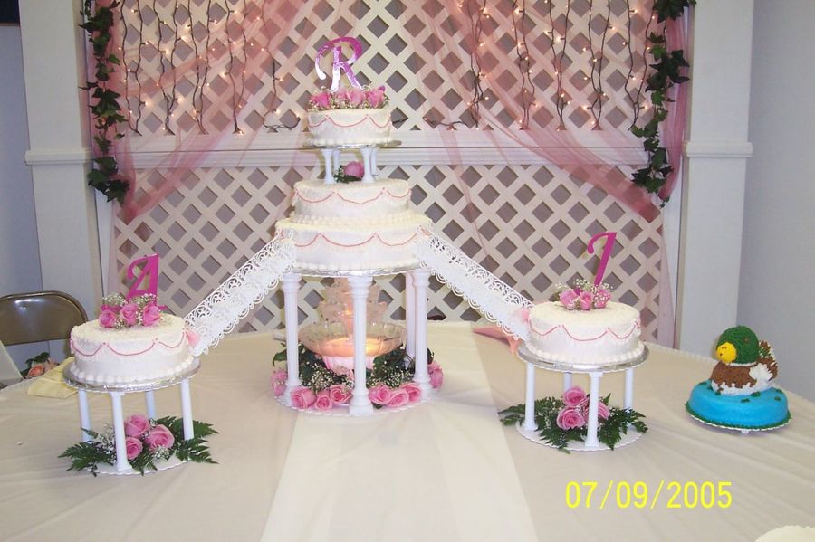 Roe Wedding Cake - CakeCentral.com
