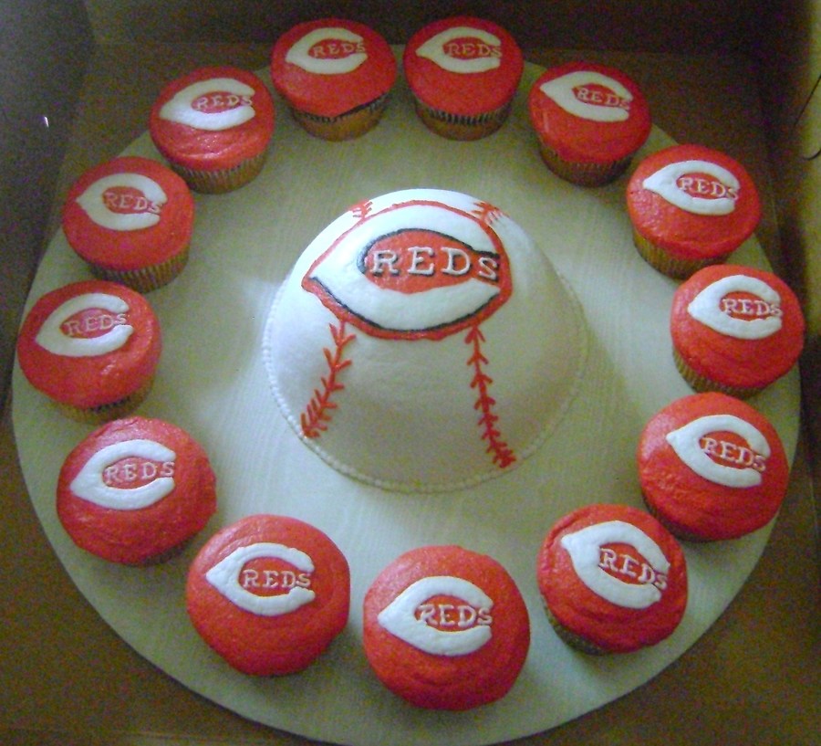 Cincinnati Reds - CakeCentral.com