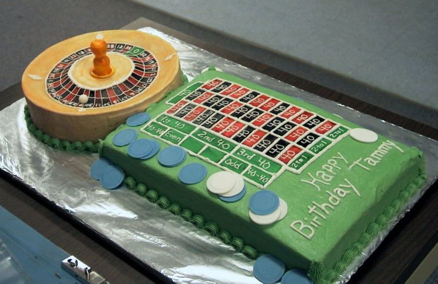 Roulette Wheel & Table - CakeCentral.com