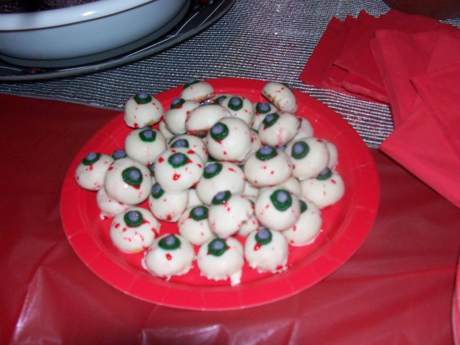 Monster Eyeballs - CakeCentral.com