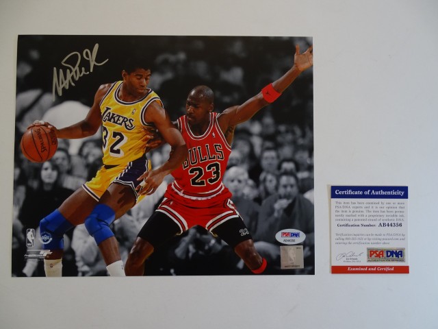 Magic Johnson Signed Photograph - CharityStars