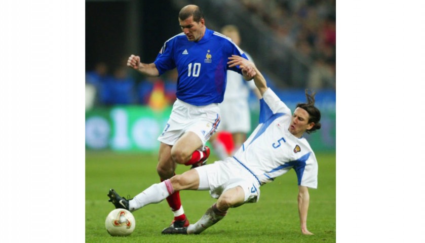 Maglia ufficiale Zidane Francia, 2002 - Autografata - CharityStars