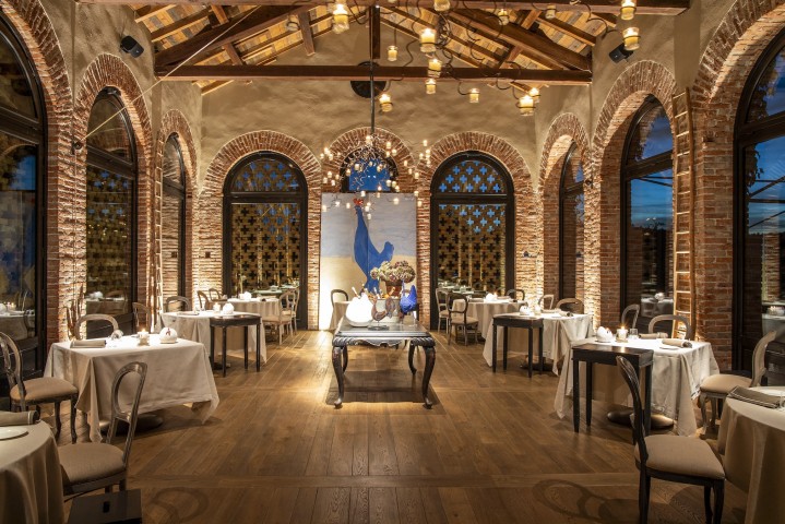 Un tavolo per due al Ristorante La Gallina di Villa Sparina a Gavi ...