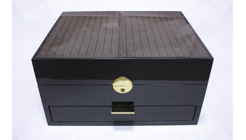 Shanghai Tang Lacquered Box - CharityStars