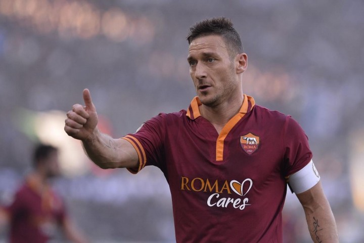 Cofanetto Maglia ufficiale Totti Roma, 2013/14 - CharityStars