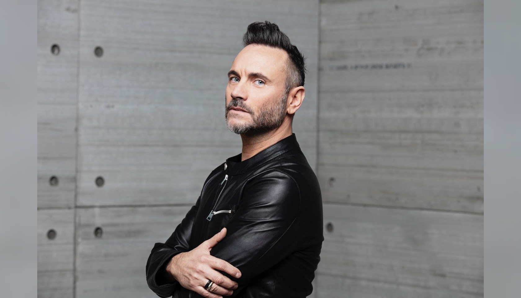 Meet Italian Singer Nek and Attend his Concert in Milan, Italy ...