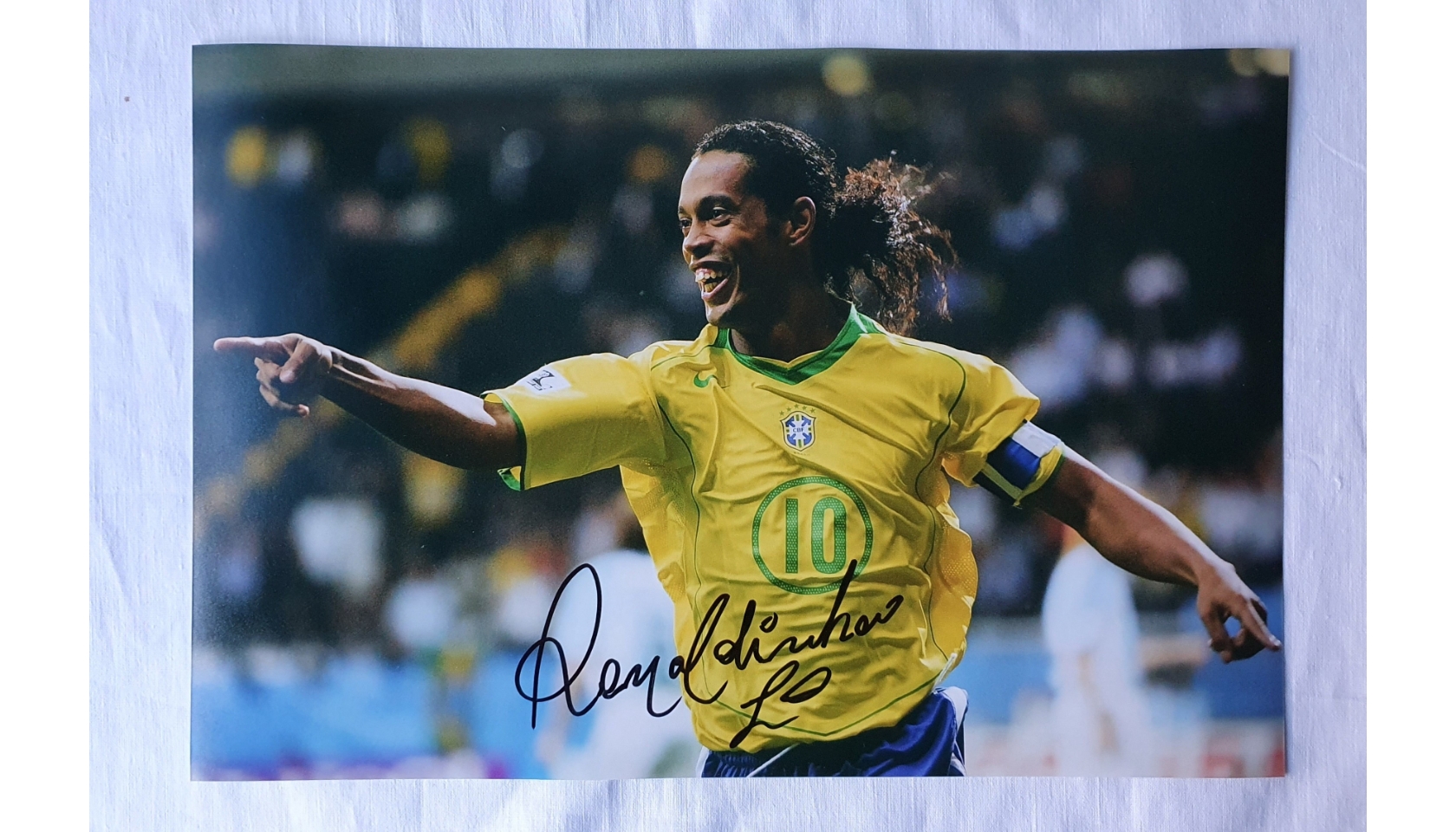 Photograph Signed by Ronaldinho - CharityStars