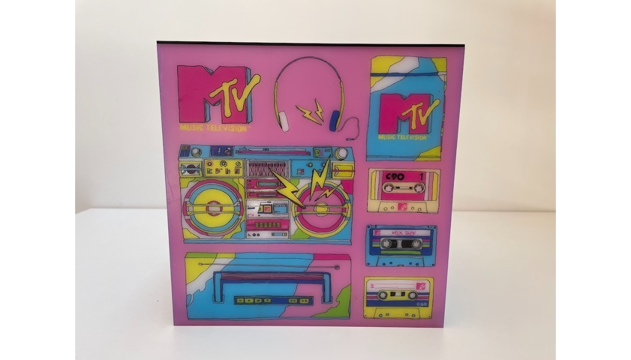 Ernia Signed MTV Box - CharityStars