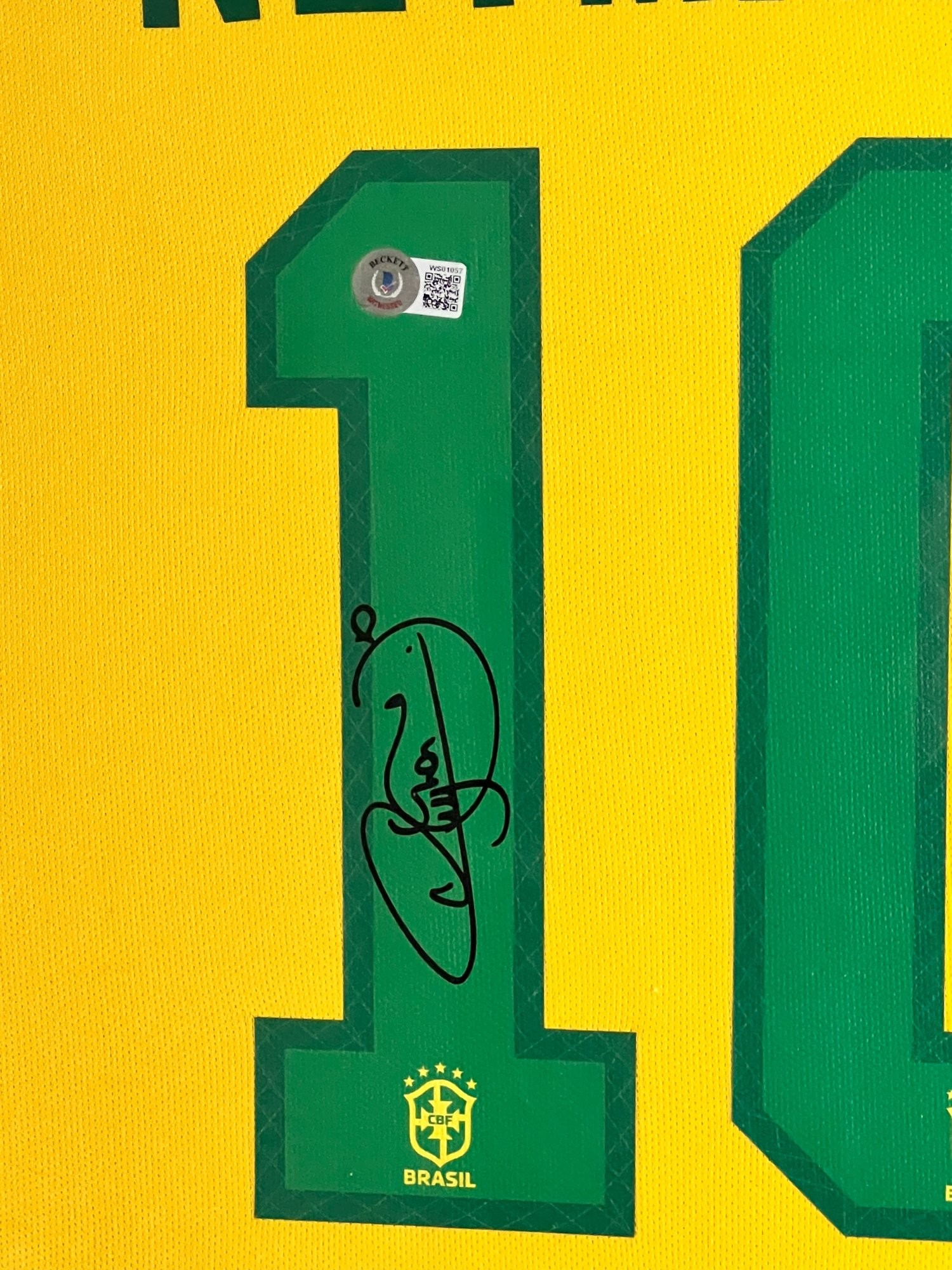 Maglia Neymar Brasile - Autografata e incorniciata - CharityStars