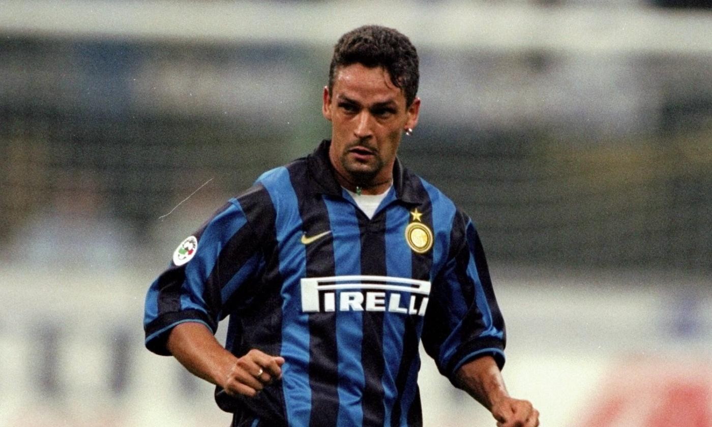 Baggio Official Inter Signed Shirt, 1998/99 - CharityStars