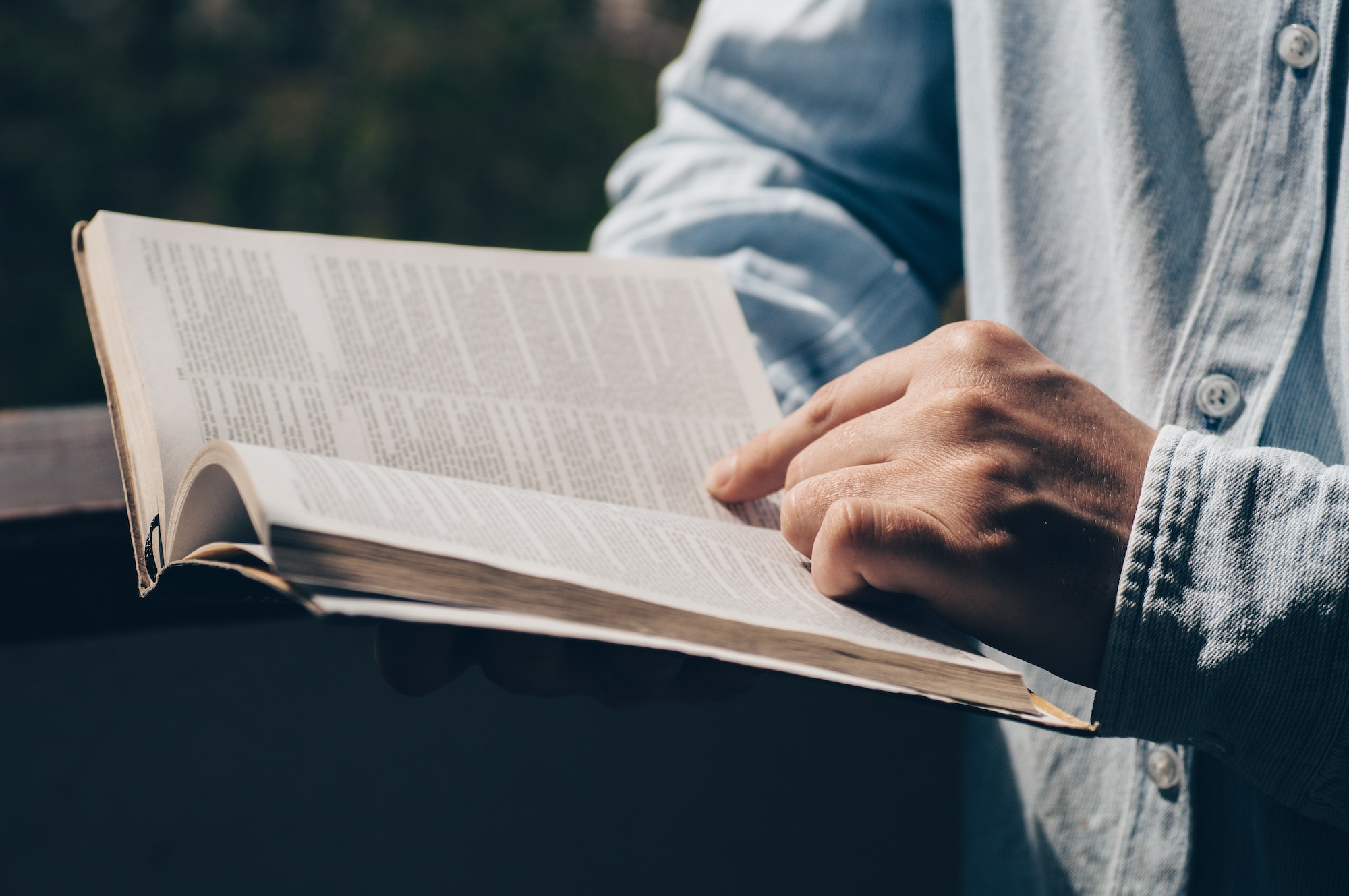 Reading bible – Hamilton Church of Christ