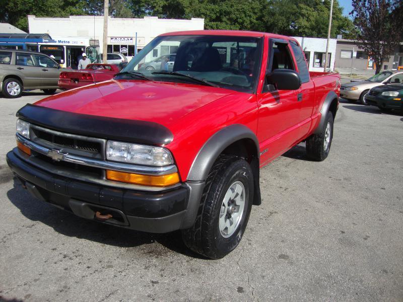 2000 Chevrolet S-10 for sale in Kansas City, MO