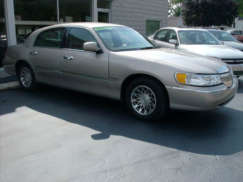 2000 Lincoln Town Car for sale in Union City, OH