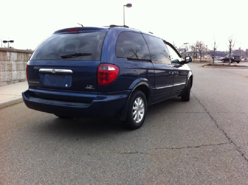 2001 Chrysler Town and Country for sale in North Bergen, NJ