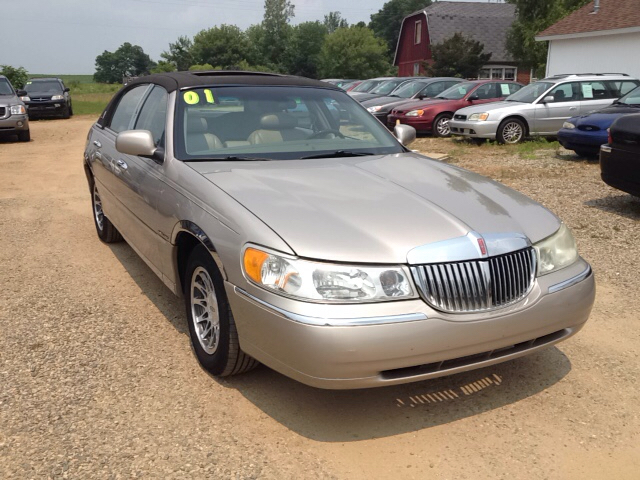 2001 Lincoln Town Car for sale in Coldwater, MI