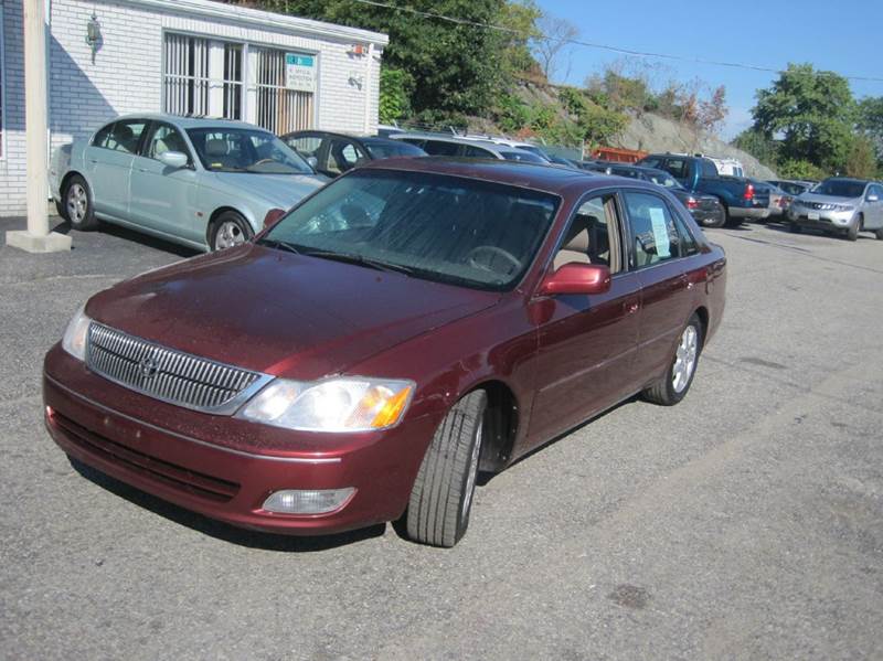 2000 Toyota Avalon for sale in Cranston, RI