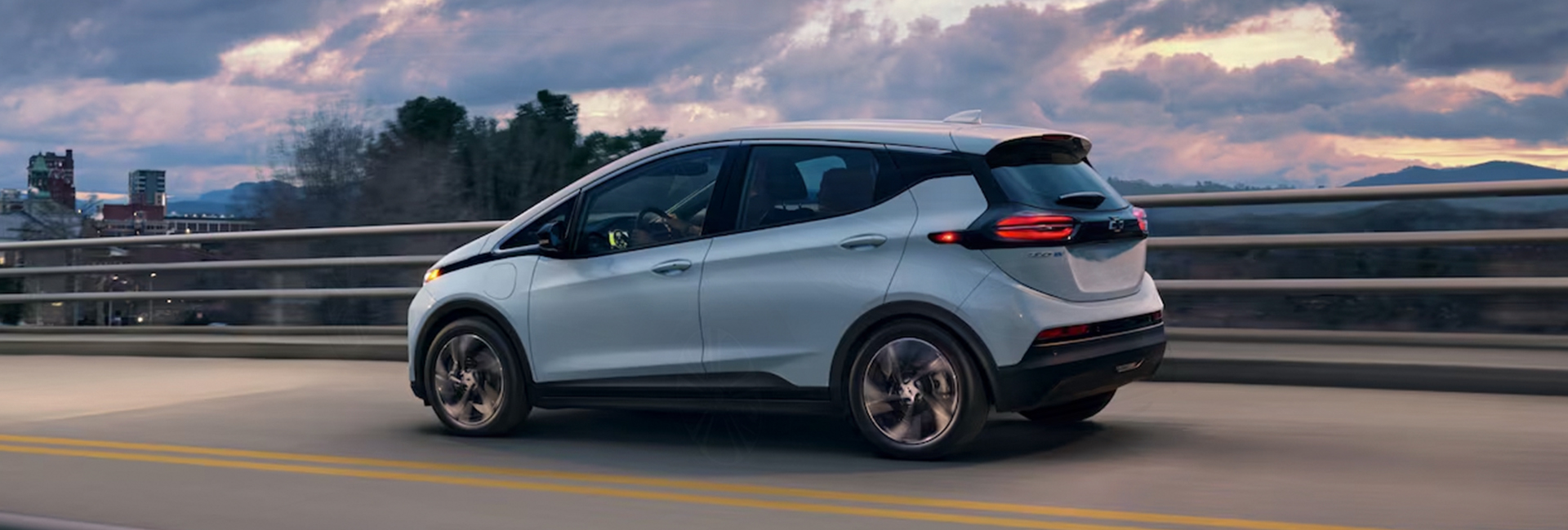 2023 Chevrolet Bolt EV Specs | Spitzer Chevrolet Northfield