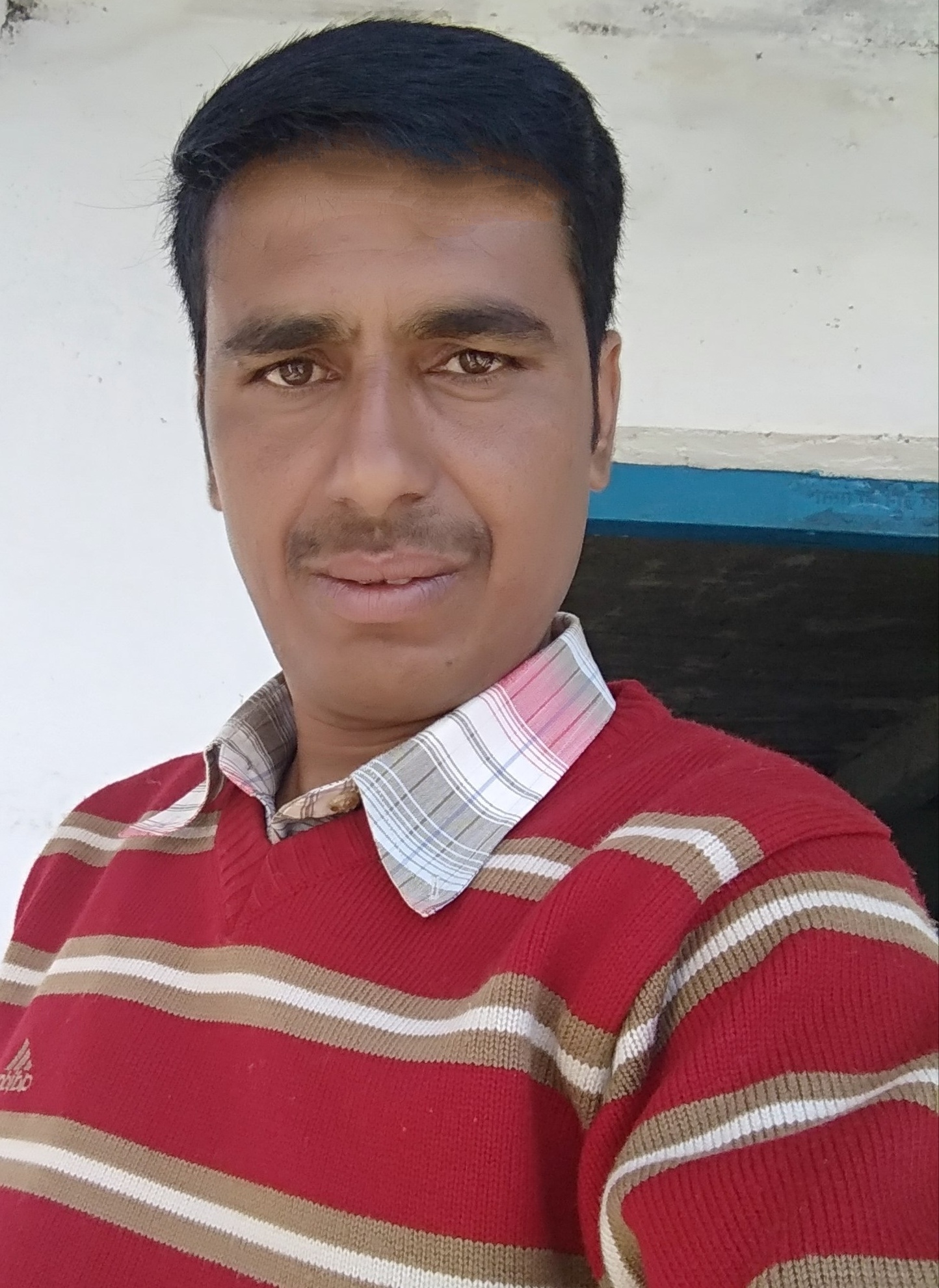 Ravi Joshi - I Will Give You Advice on Social Relationship ...