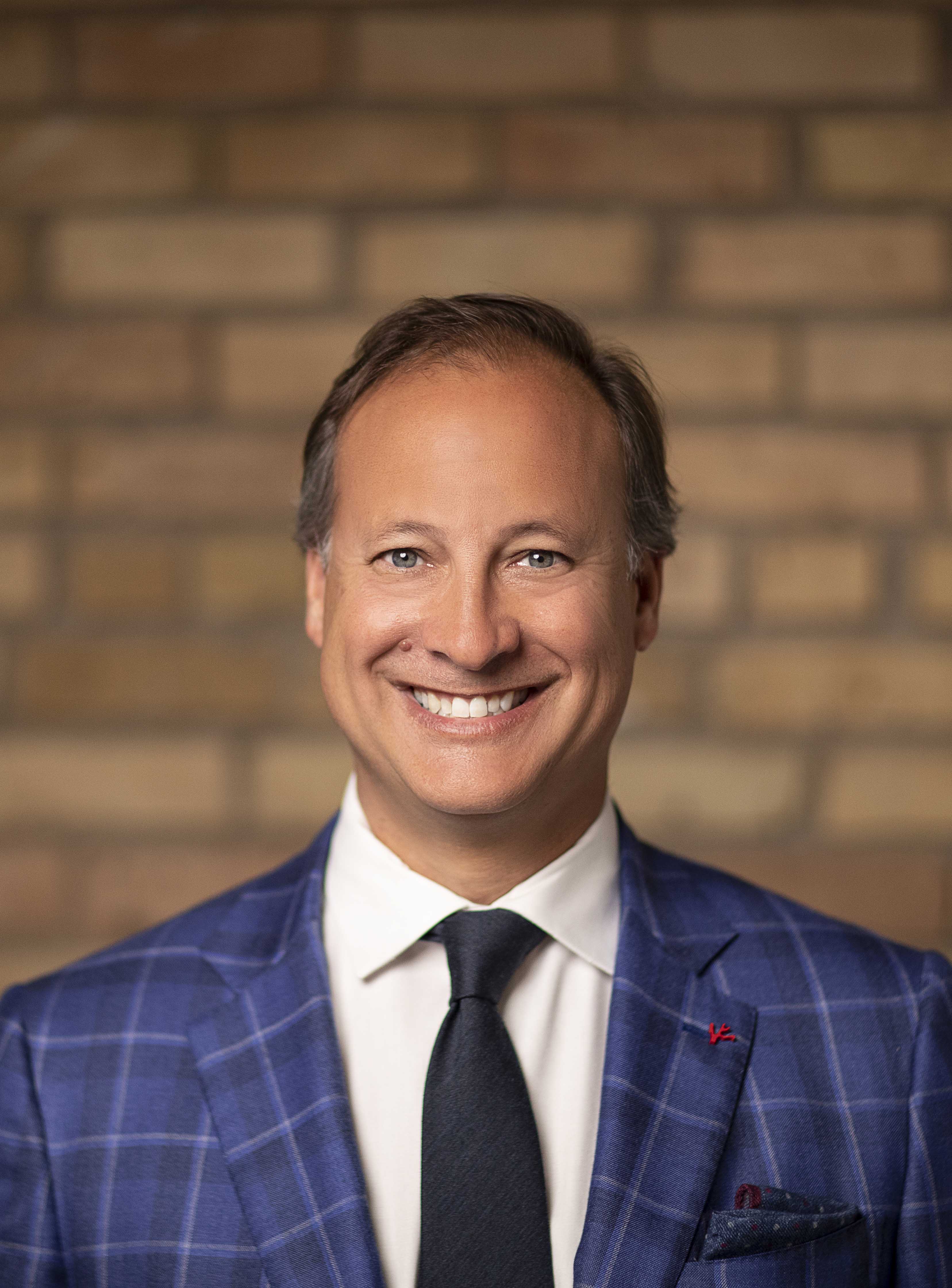 Agent Bio & Listings - Lakes Sotheby's