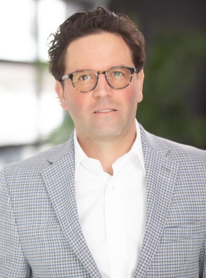 Meet Our Team Members - Lakes Sotheby's