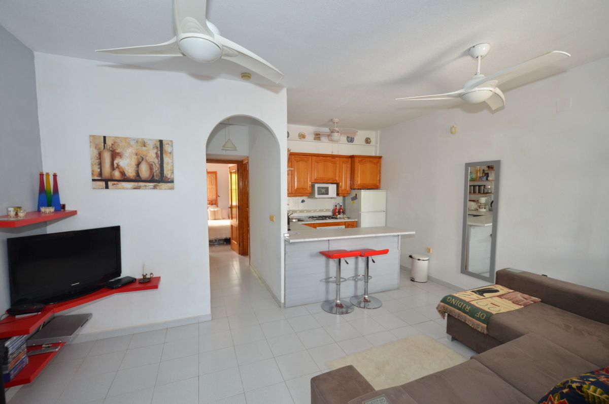 Semi-Detached Villa for sale in Benijofar - €89,000 (BE60928)