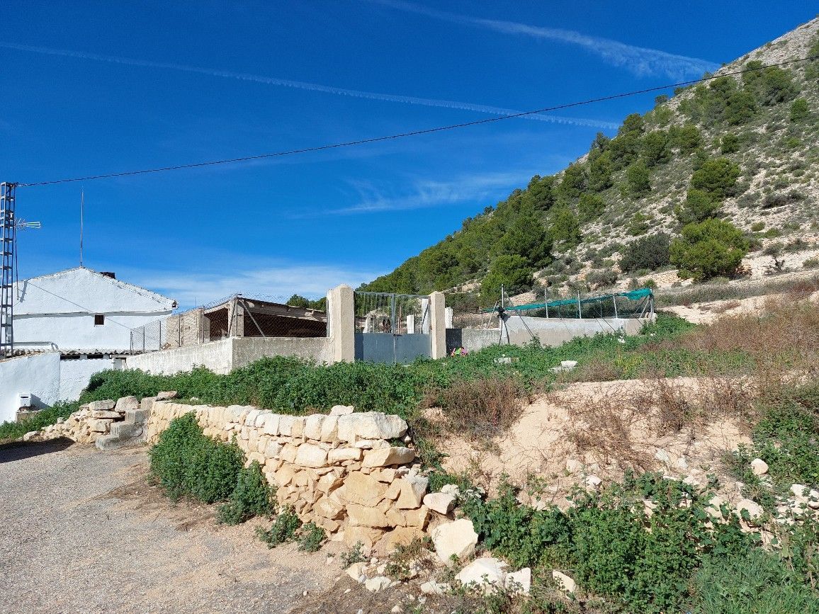 Country House for sale in Monovar - €160,000 (CF2759)