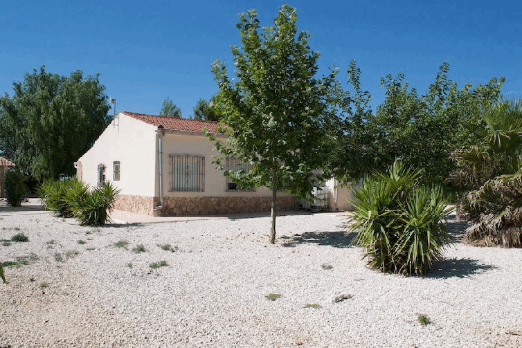 Villa for sale in Raspay - €155,000 (CF2039)