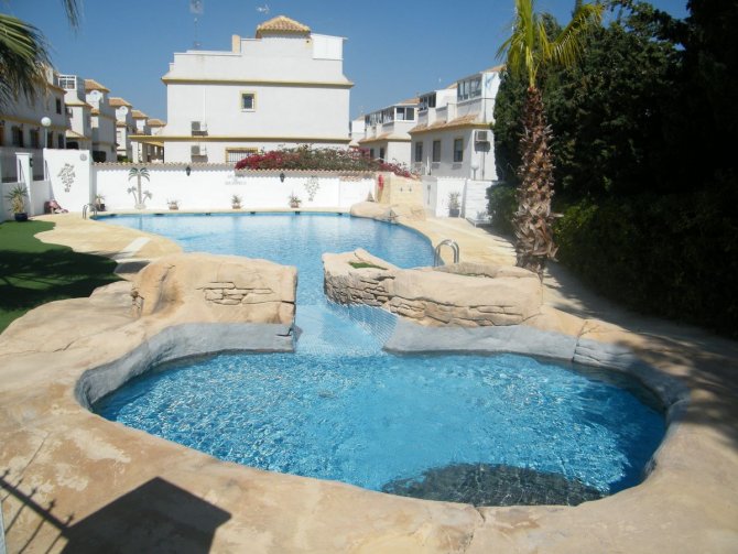 Townhouse for sale in Algorfa (Montemar) - €72,000 (JTS_001424)