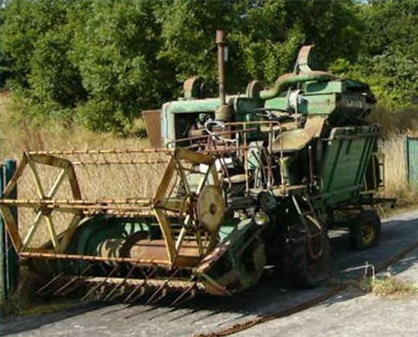 The History of John Deere Combines | It Still Runs