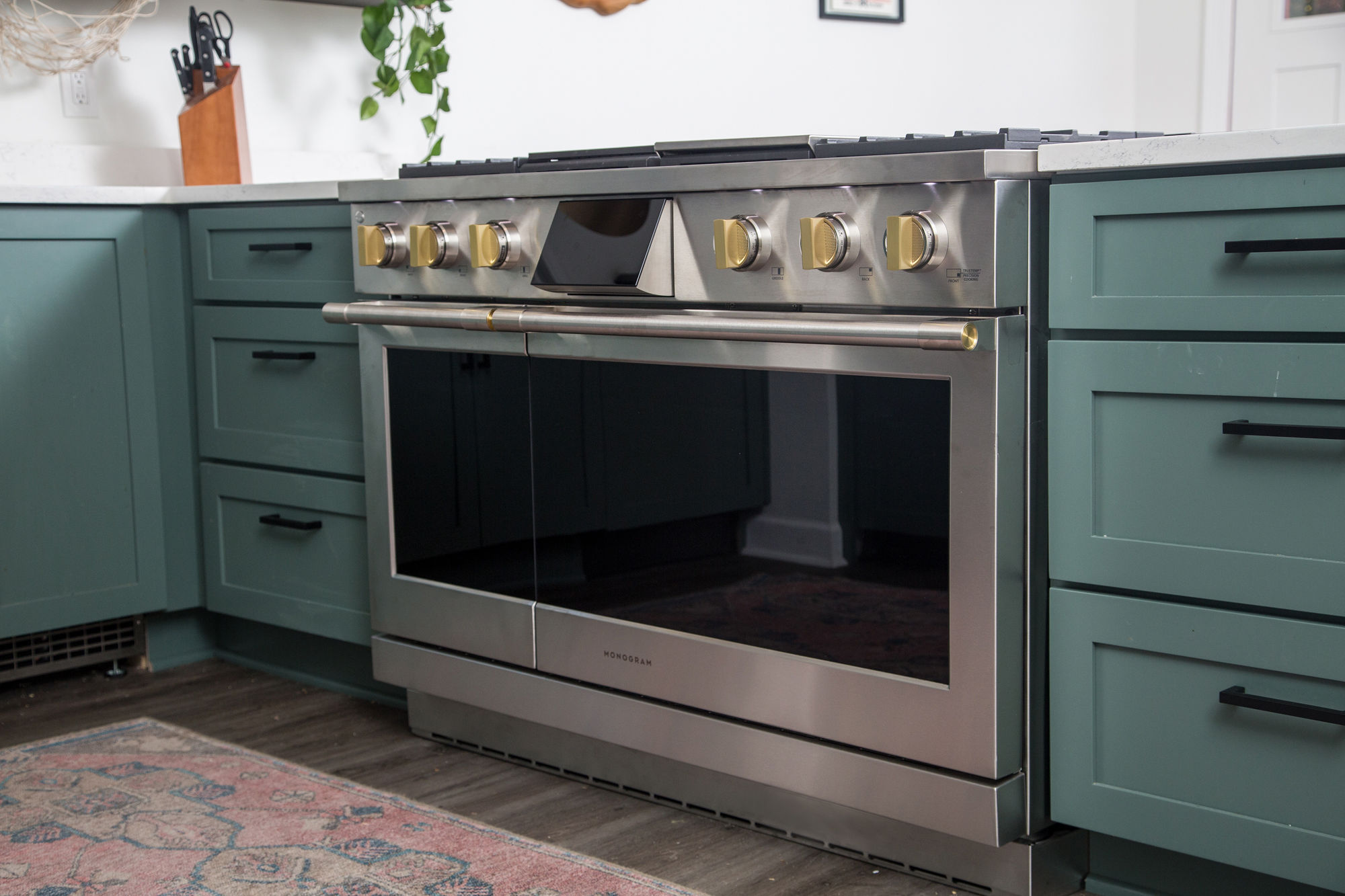 Monogram Partners with The LEE Initiative to Empower Up-and-Coming ...