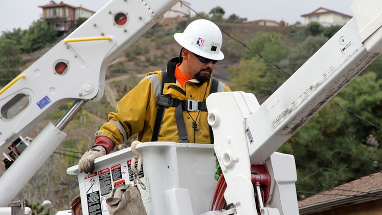 UPDATE: SCE Crews Respond to Power Outages as Rains Pour Down on ...