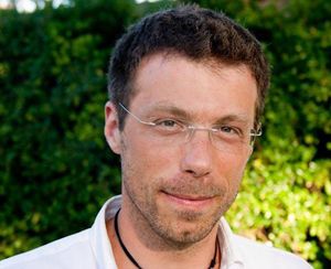 UCLA psychologists report new insights on human brain, consciousness | UCLA