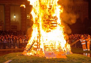 Bruin fans light up the night in anticipation of upcoming battle with ...