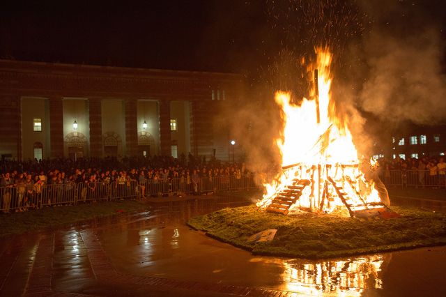 Photo | "Beat 'SC" bonfire and rally | UCLA
