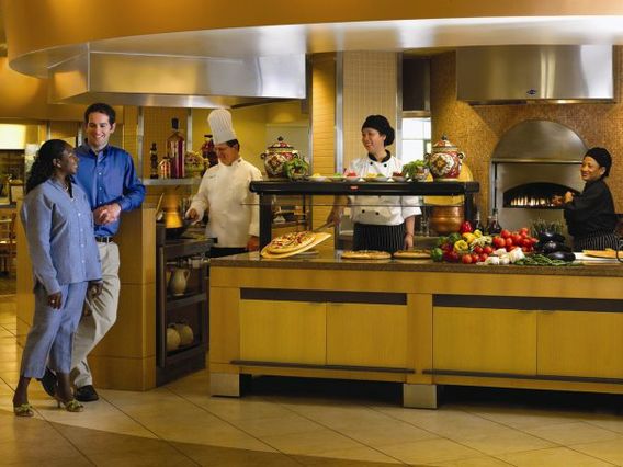 Photo | Covel dining hall | UCLA